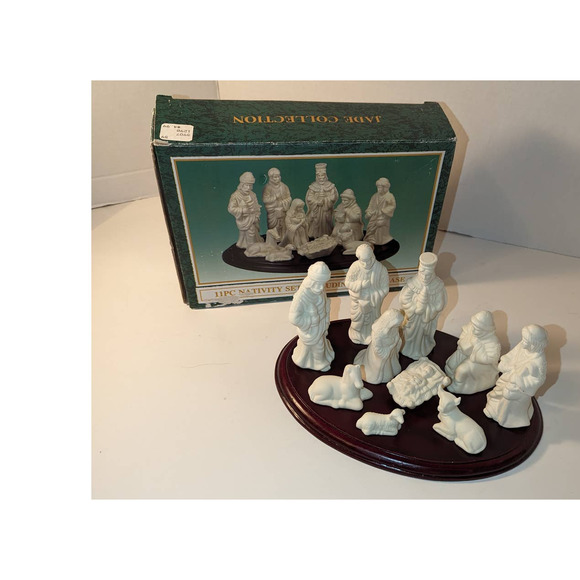 Vintage | Holiday | Vintage 1 Piece Nativity Set Wood Base Jade ...